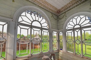 Polyashov’s wooden house in Pogorelovo village · Russia Travel Blog