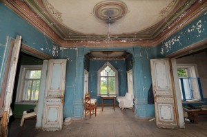 Polyashov’s wooden house in Pogorelovo village · Russia Travel Blog