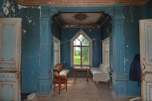 Polyashov’s wooden house in Pogorelovo village · Russia Travel Blog